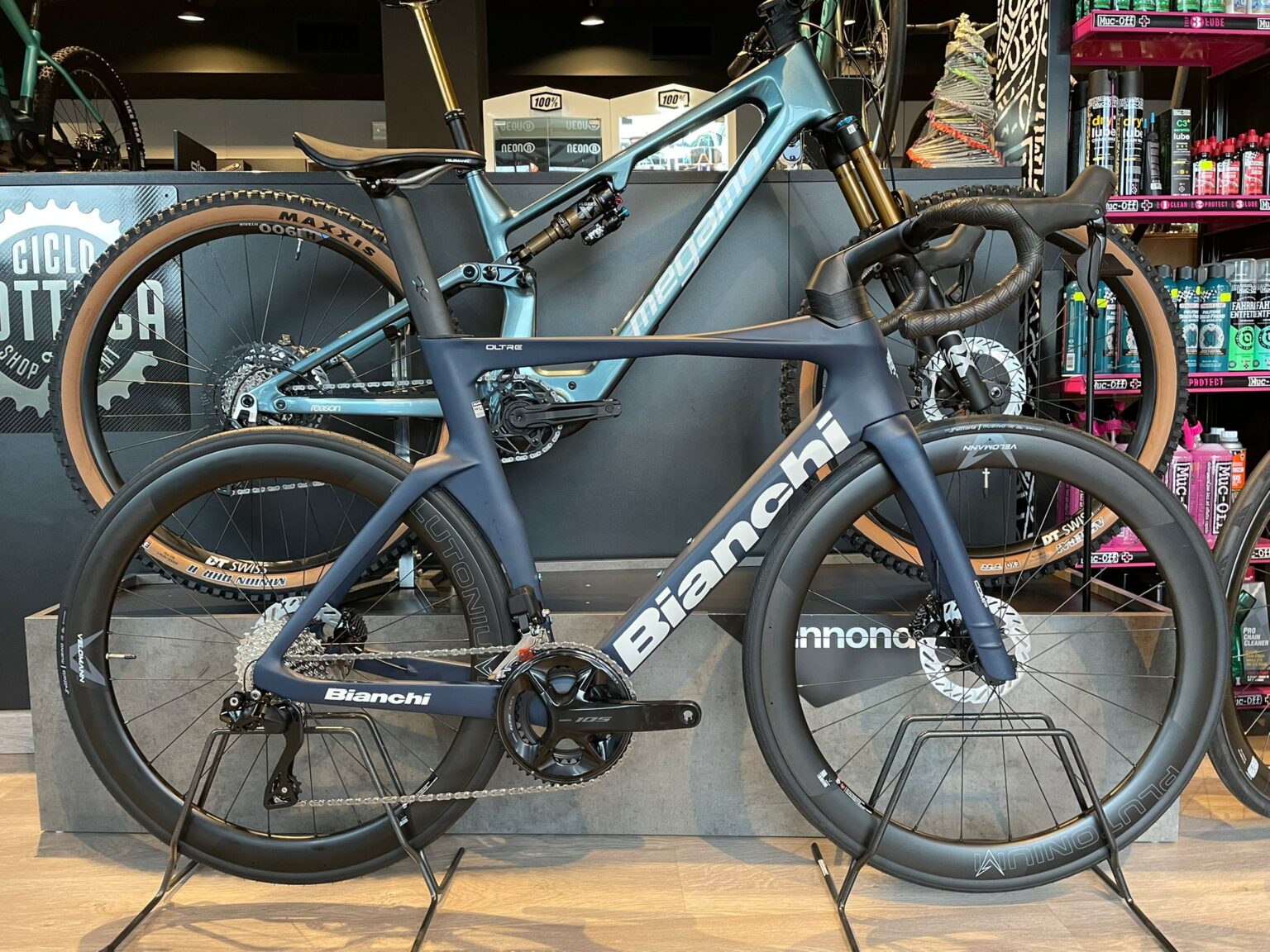 Bianchi Oltre Comp 105 Di2 2026 | Blue Grey Mat - Offerta CicloBottega